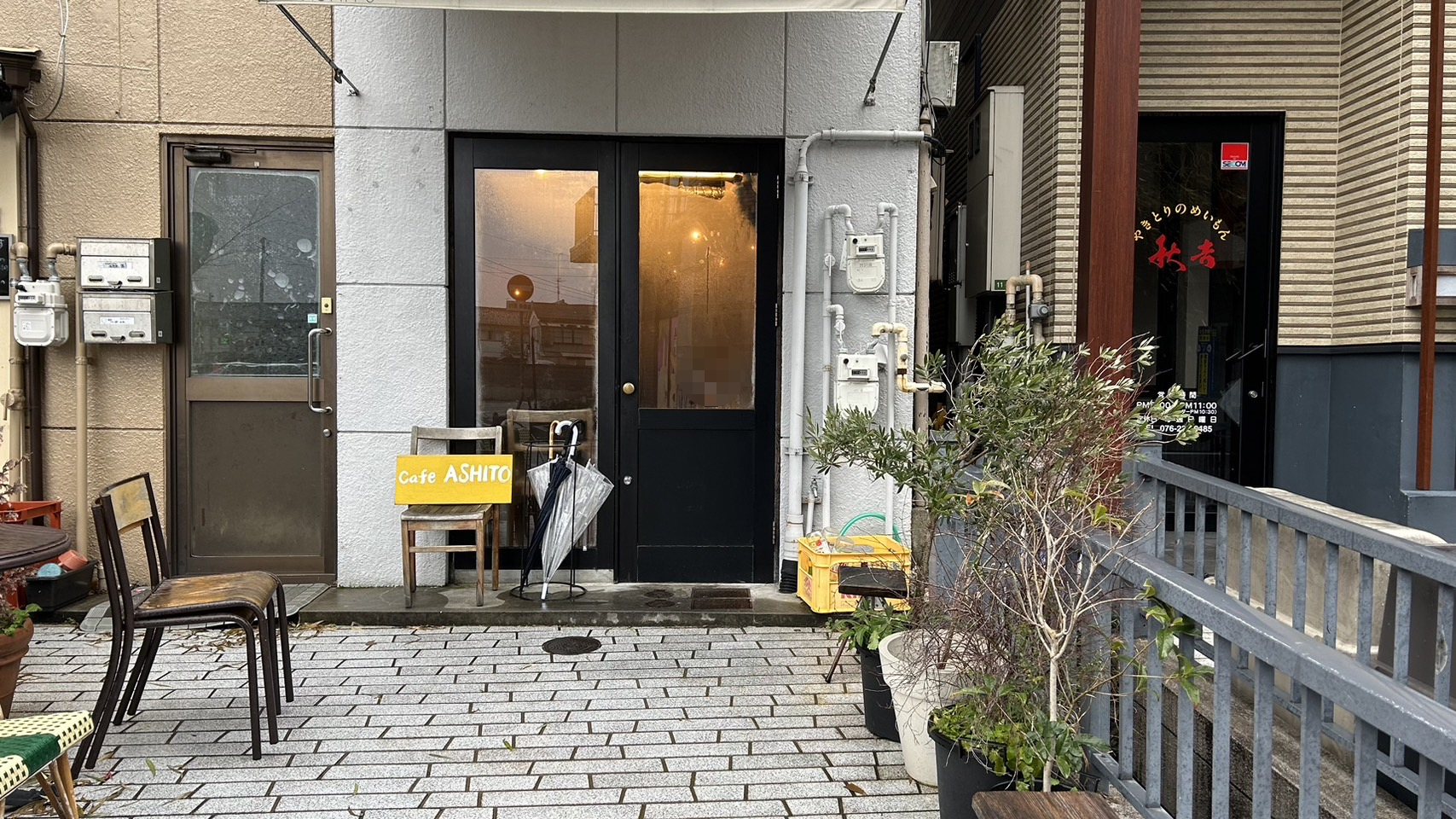 せせらぎ通りのささやかな憩い。cafe ASHITO - 金沢のグルメと観光、ときどき大家さん。